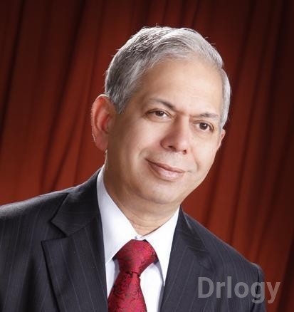 Dr. Suneel Kumar in New Delhi